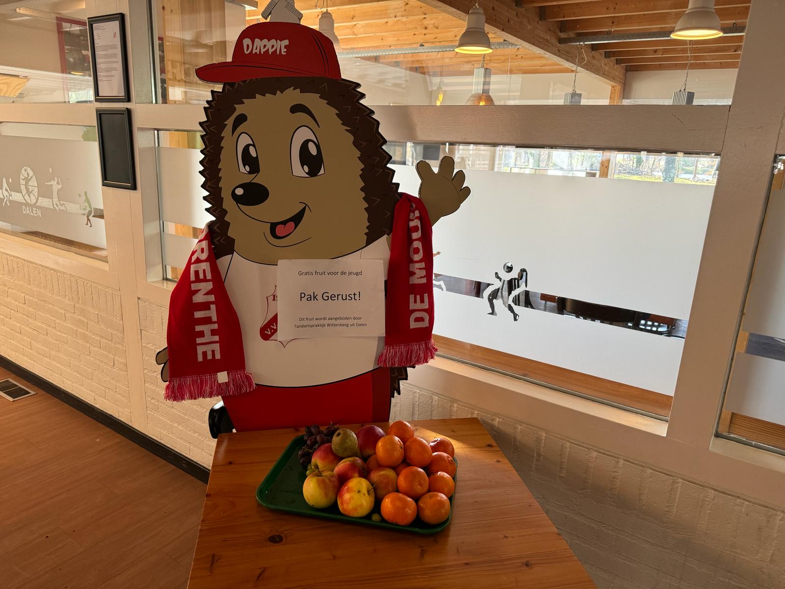 Gratis fruit voor kinderen in kantine | VV Dalen